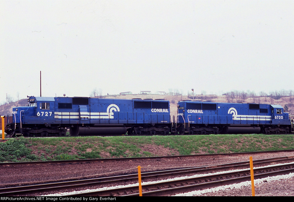 A pair of Conrail SD50's